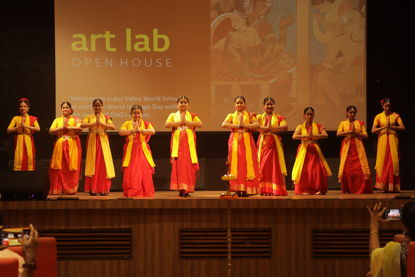 DAG in schools: The Art Lab